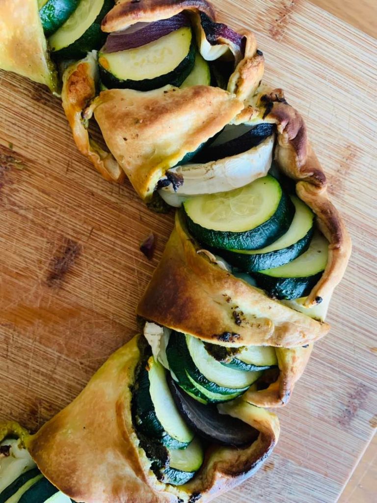 TARTE COURGETTE PESTO OIGNON ROUGE - Dièt et Forme | Dièt & Forme